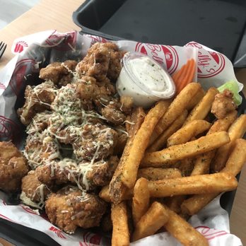 BELLY’S SLIDERS & WINGS - Updated December 2025 - 89 Photos & 77 ...