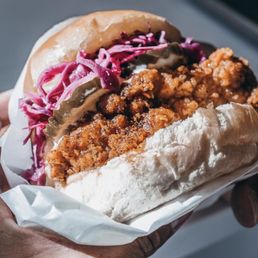 PRETTY BIRD HOT CHICKEN - SUGARHOUSE - Updated April 2025 - 302 Photos ...