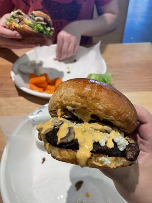 MONSOON BURGER - Updated October 2024 - 728 Photos & 748 Reviews - 4740 ...