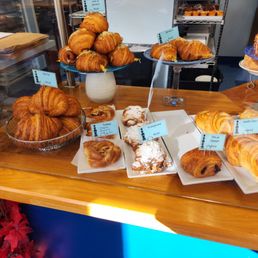BATCH BAKEHOUSE - Updated August 2025 - 268 Photos & 237 Reviews - 1402 ...
