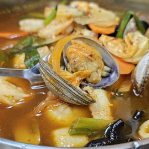 HEARTY K-BOP - Updated December 2025 - 44 Photos & 47 Reviews - 9839 SE ...