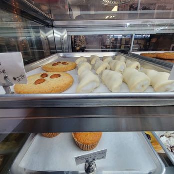 HELLO BAKERY - Updated September 2025 - 34 Photos & 12 Reviews - 1109 ...