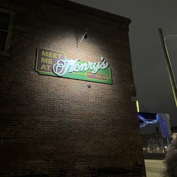 HENRY’S RESTAURANT - Updated January 2026 - 82 Photos & 141 Reviews ...