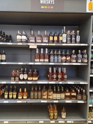 SAQ - Updated August 2025 - 21 Photos & 16 Reviews - 155 Avenue Atwater ...