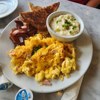 STANLEY - Updated March 2025 - 2979 Photos & 2631 Reviews - 547 Saint ...