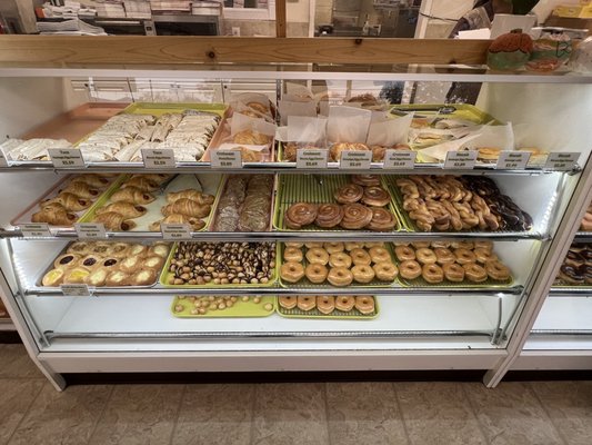 GUDE’S BAKERY & DELI - Updated October 2025 - 11 Photos & 28 Reviews ...