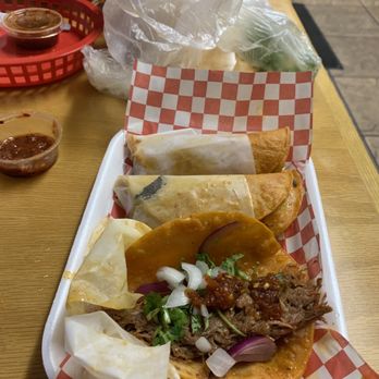 BIRRIERIA LITTLE TIJUANA - Updated September 2024 - 392 Photos & 582 ...