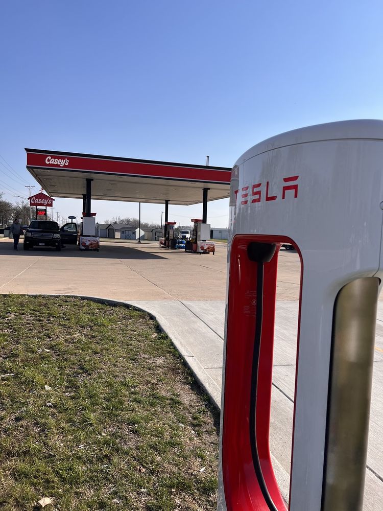TESLA SUPERCHARGER - ROCHELLE - Updated June 2025 - 13 Photos - 330 S ...