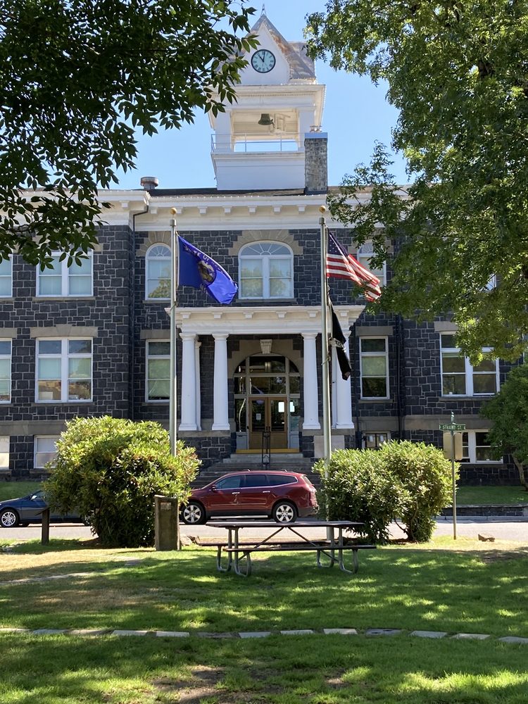 ST. HELENS CITY HALL - 265 Strand St, St Helens, Oregon - Landmarks ...