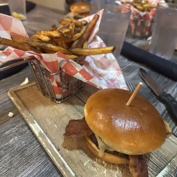 FLAMME BURGER - KEYSTONE - Updated August 2025 - 815 Photos & 595 ...