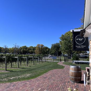 VINCENT WILLIAM WINE - Updated October 2025 - 125 Photos & 65 Reviews ...