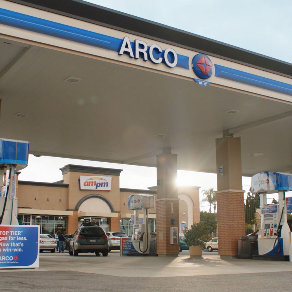 Petrol stations with free air near me store
