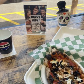 VITTA PIZZA CENTRAL ENTRANCE - Updated January 2026 - 92 Photos & 17 ...