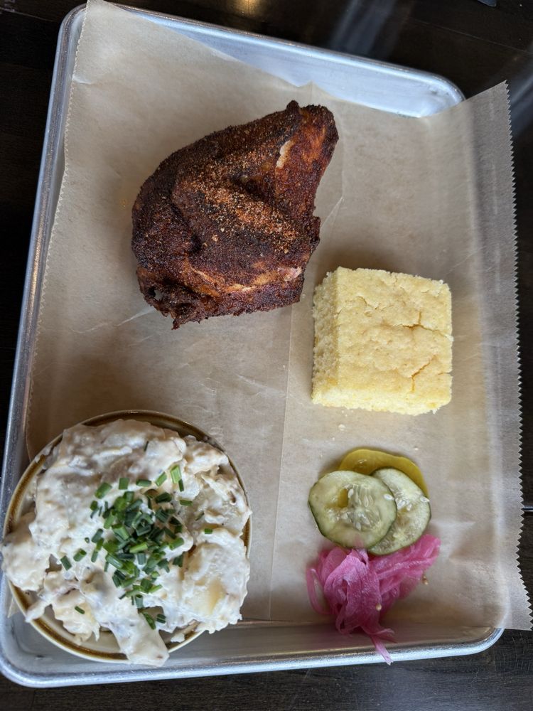 PIGS BBQ RESTAURANT - Updated October 2025 - 87 Photos & 109 Reviews ...