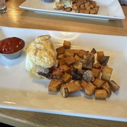 MAKMAK EATERY - Updated July 2025 - 184 Photos & 56 Reviews - 650 ...