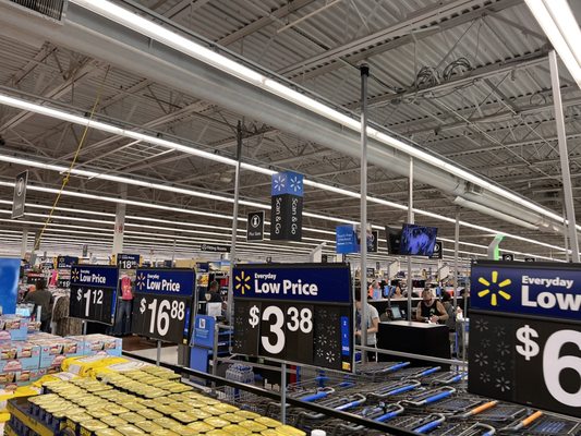WALMART - Updated September 2024 - 86 Photos & 92 Reviews - 325 E ...