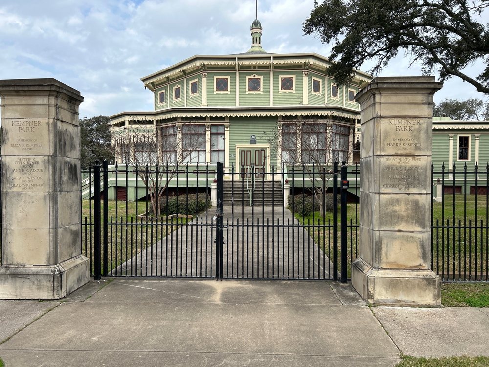 KEMPNER PARK - Updated December 2025 - 14 Photos - 2704 Avenue O ...