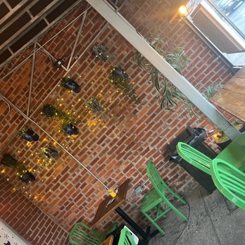 BLOOM CHICKEN - Updated December 2025 - 214 Photos & 93 Reviews - 365 ...