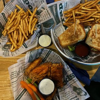 SPORTSBOOK BISHOP ARTS - Updated January 2026 - 33 Photos & 23 Reviews ...