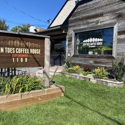 TEN TOES COFFEE HOUSE - Updated December 2025 - 39 Photos - 1109 ...