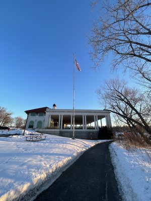 COMO LAKE - Updated May 2025 - 42 Photos - 1360 Lexington Pkwy N, Saint ...