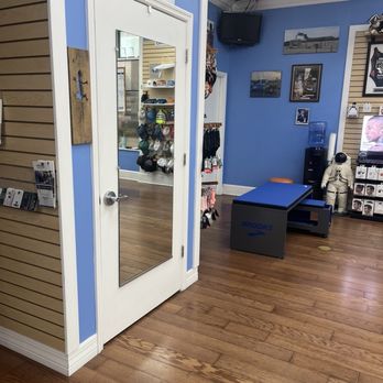 RUNNING ZONE - Updated September 2025 - 26 Photos & 29 Reviews - 3696 N ...