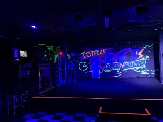 TOTALLY 80’S BAR & GRILLE - Updated December 2025 - 329 Photos & 563 ...