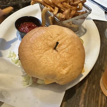 SALTINE - Updated October 2025 - 840 Photos & 552 Reviews - 622 Duling ...