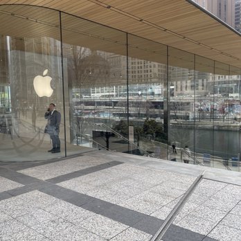 APPLE MICHIGAN AVENUE - Updated December 2025 - 265 Photos & 236 ...