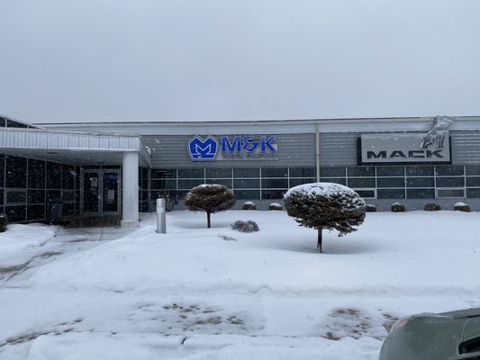 M K Truck Center Summit