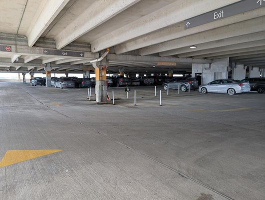 PREFLIGHT AIRPORT PARKING - Updated March 2025 - 159 Photos & 508 ...