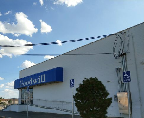 GOODWILL - Updated December 2025 - 10 Photos & 10 Reviews - 1904 Bell ...