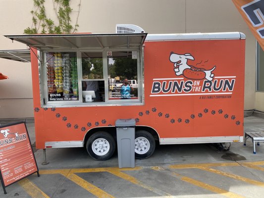 BUNS ON THE RUN - Updated December 2025 - 10 Photos - 2650 Main St, Red ...