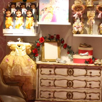 THE DISNEY STORE - Updated October 2025 - 67 Photos & 27 Reviews - 60 ...