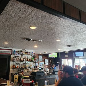 ON THE ROCKS - Updated June 2025 - 13 Reviews - 16919 Audrey St, Omaha ...