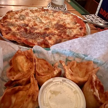 PARROTS BAR & GRILL - Updated January 2026 - 24 Photos & 91 Reviews ...