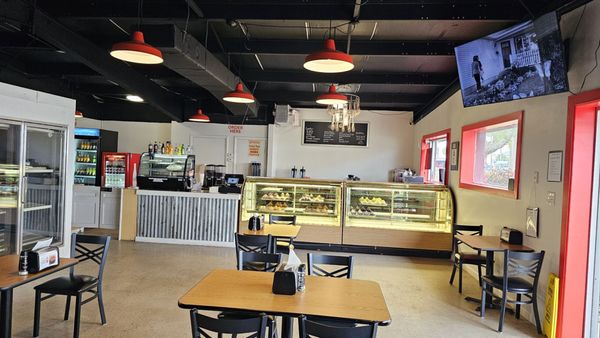 LUDZ FOODIE BAR & GRILL - Updated August 2025 - 41 Photos - 525 Glen ...