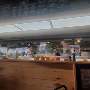 THE FLYING ELBOW - 34 Photos & 24 Reviews - 229 N 13th St, Marshalltown ...