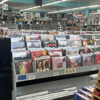 VINYL SOLUTION RECORDS - Updated December 2025 - 80 Photos & 159 ...