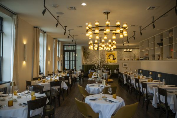 ELAINE’S RESTAURANT AND BAR - Updated April 2024 - 32 Photos - 316 Main ...