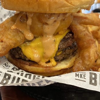 MILWAUKEE BURGER COMPANY - Updated November 2024 - 324 Photos & 224 ...