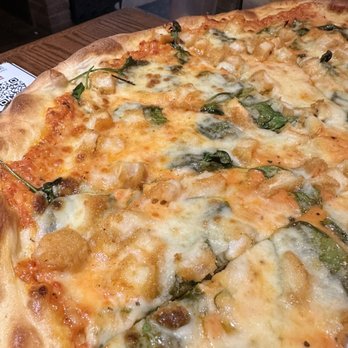 HOMETOWN PIZZA & RESTAURANT - Updated December 2025 - 42 Photos & 82 ...