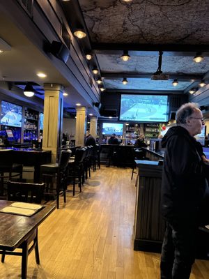 BROADSIDE TAVERN - Updated December 2025 - 96 Photos & 96 Reviews - 99 ...