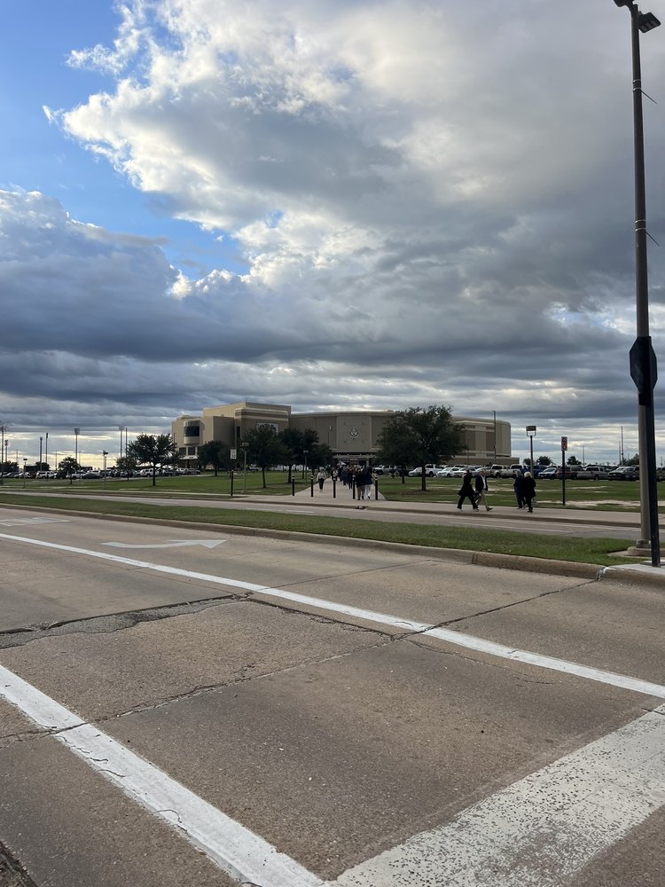REED ARENA - Updated December 2024 - 38 Photos - 730 Olsen Blvd ...