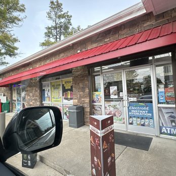 EXXON - Updated September 2024 - 15 Photos - 694 Riverside Dr, Memphis ...