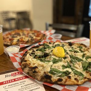 CAST IRON CHEF PIZZA & BAR - Updated May 2025 - 27 Photos & 25 Reviews ...
