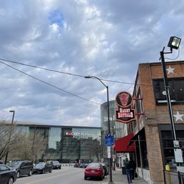 HARRY BUFFALO - CLEVELAND - Updated May 2025 - 260 Photos & 490 Reviews ...