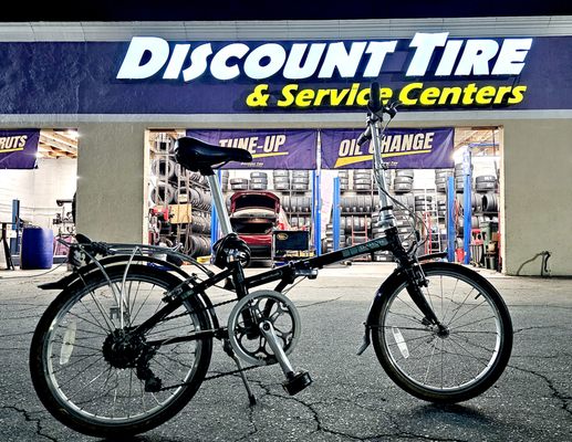 DISCOUNT TIRE & SERVICE CENTERS - Updated January 2026 - 84 Photos ...