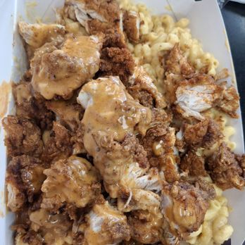 FLUFFIES HOT CHICKEN - HACKENSACK - Updated October 2025 - 326 Photos ...