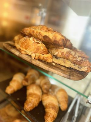 AKE’LARRY - Updated July 2025 - 257 Photos & 146 Reviews - 2821 E White ...